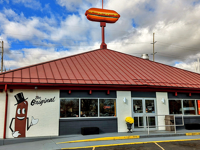 The cartoon hot dog mascot with his dapper top hat seems to say, "Trust me, I'm a professional." And in Warren, Ohio, he absolutely is.