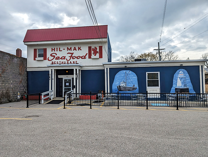 The maritime murals on Hil-Mak's blue exterior aren't just decoration—they're a promise of the oceanic delights waiting inside this Ashtabula gem.