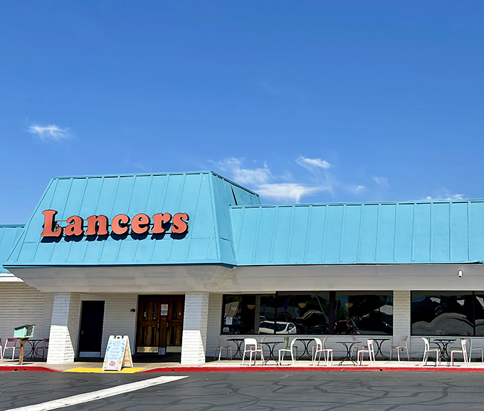 That iconic turquoise roof isn't just eye-catching—it's a beacon of comfort food promise against the Burbank mountains. Diner paradise awaits.