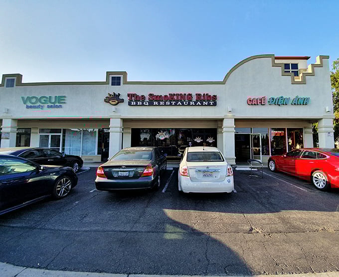 Nestled between a beauty salon and café, The Smoking Ribs proves that culinary treasures often hide in plain sight. The parking lot's perpetual fullness tells you everything you need to know.