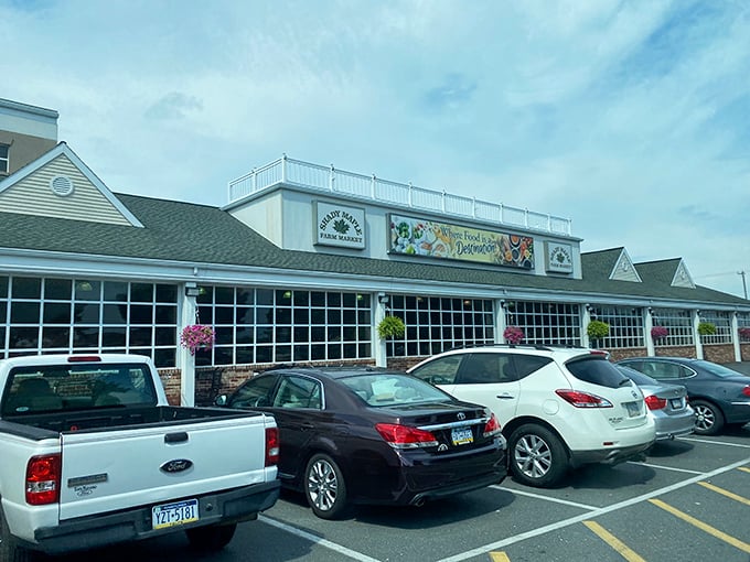 The welcoming facade of Shady Maple Farm Market promises a food adventure that's worth every mile of the journey.