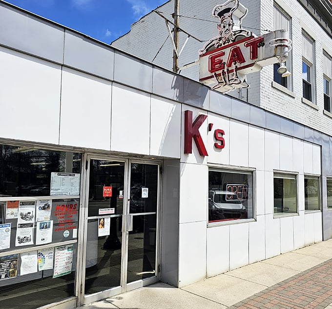 That classic red "K's" sign has been welcoming hungry Ohioans since 1935, promising simple pleasures that no fancy restaurant could ever replicate.