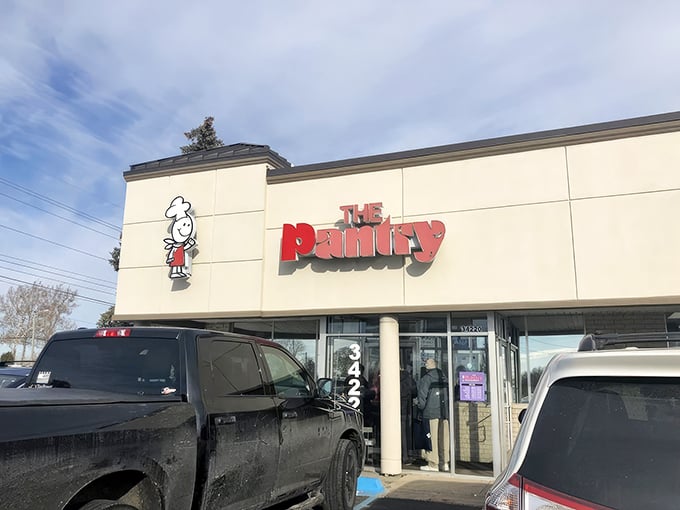 The unassuming exterior of The Pantry Restaurant stands like a breakfast beacon in Sterling Heights, promising morning glory without the fuss.