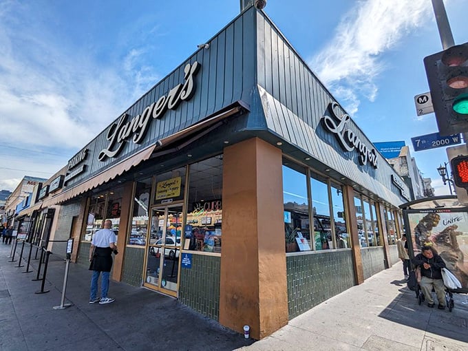 From this angle, Langer's corner location reveals itself as the deli equivalent of the Flatiron Building—only with better sandwiches inside.