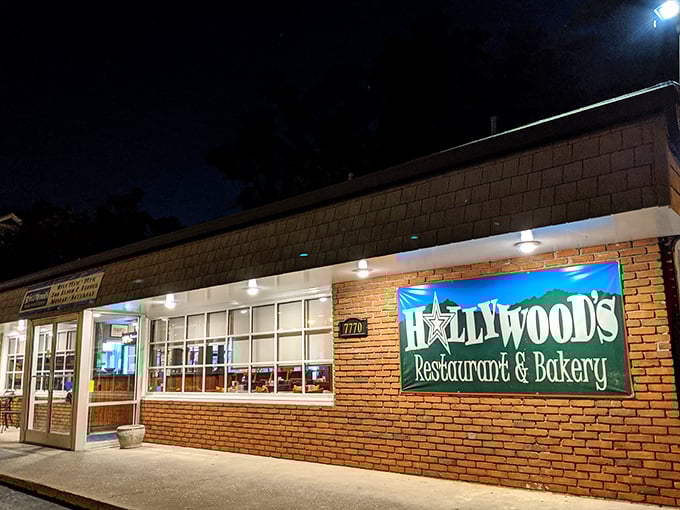 The unassuming brick exterior of Hollywood's Restaurant & Bakery in Roanoke—proof that culinary treasures often hide in plain sight.