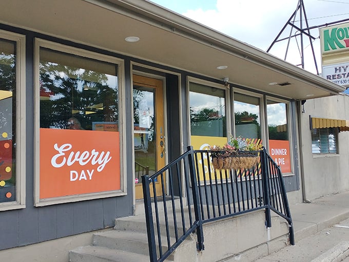 The unassuming exterior of Hyde's Restaurant stands as a beacon of comfort food in Hamilton, Ohio—proof that culinary treasures often hide in plain sight.