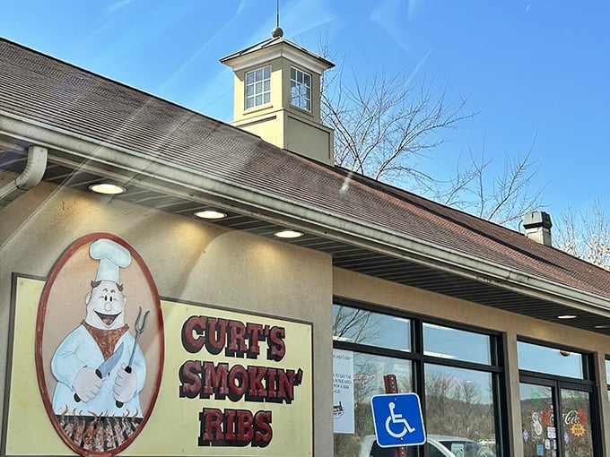 That distinctive cupola crowning Curt's isn't just architectural flair—it's a smoke signal to barbecue lovers for miles around.
