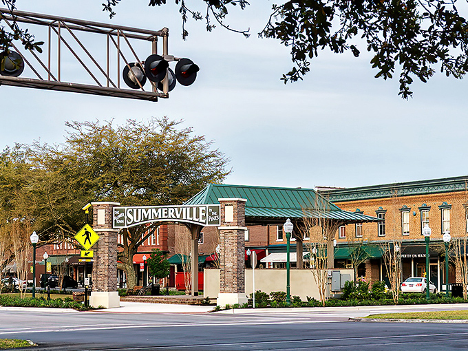 Brick-paved streets and charming storefronts – downtown Summerville feels like Main Street USA got a Southern makeover and an extra helping of charm.
