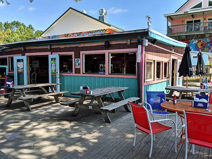 The Caribbean called and wants its building back! Papa Boo's multi-colored exterior promises a tropical escape in the heart of Ohio.