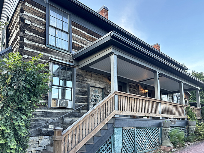 History doesn't just whisper at Log House 1776—it practically invites you up those wooden steps for dinner. This weathered exterior has seen centuries of hungry Virginians come and go.
