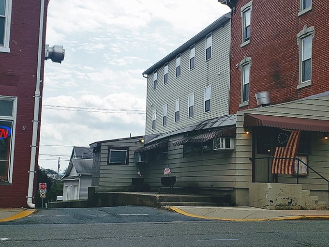 The unassuming exterior of Letterman's Diner in Kutztown, where culinary magic happens without fanfare. Small-town charm that big-city restaurants spend millions trying to replicate.