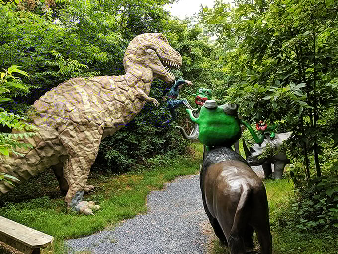 Where prehistoric meets Civil War history – a T-Rex lunges at Union soldiers while a frog-like creature watches. Only in Virginia, folks!