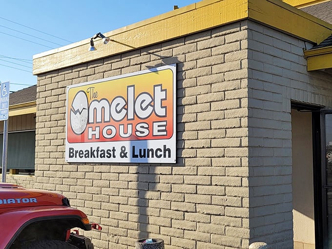 That iconic egg-shaped sign promises exactly what you'll find inside: breakfast perfection that locals have been keeping to themselves for far too long.