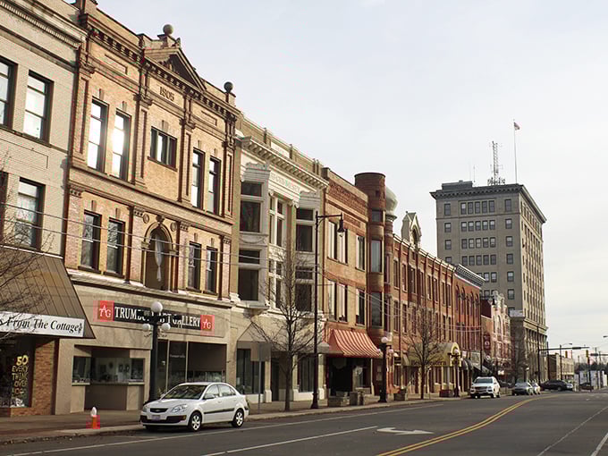Downtown Warren's historic architecture stands as a testament to Ohio craftsmanship, where yesterday's elegance meets today's small-town charm.