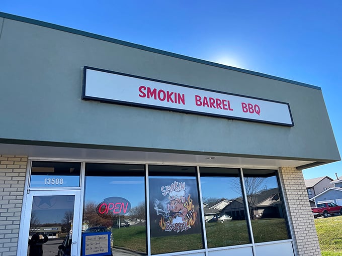 The unassuming storefront of Smokin Barrel BBQ proves once again that the best barbecue joints often hide in plain sight, like culinary speakeasies for those in the know.