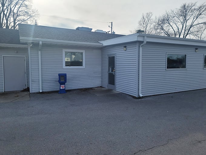 Don't let the humble exterior fool you – this unassuming white building houses flavor explosions that have made Findlay foodies swear their allegiance for years.
