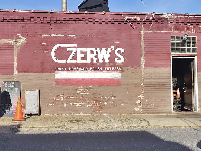 The unassuming red brick exterior of Czerw's doesn't need fancy signage—the aroma of smoked meats does the advertising for them. 