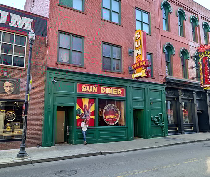 The vibrant green storefront of Sun Diner stands out like a rockabilly rebel on Nashville's historic 3rd Avenue, beckoning hungry music lovers inside.