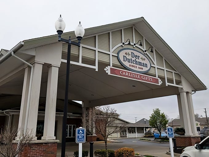 The welcoming facade of Der Dutchman stands like a beacon of comfort food, promising Amish country delights that have drawn hungry pilgrims since 1969.