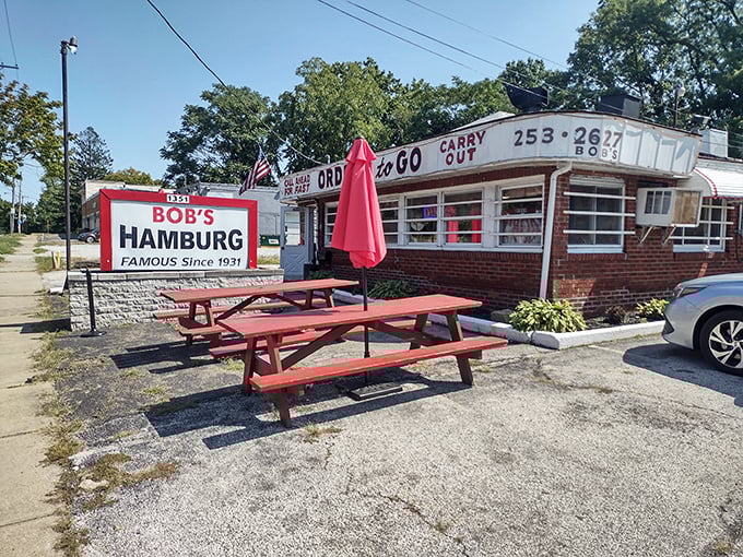 Time travel is real—it’s a red-signed brick building that’s been feeding Akron’s hungry crowds since the days of FDR.