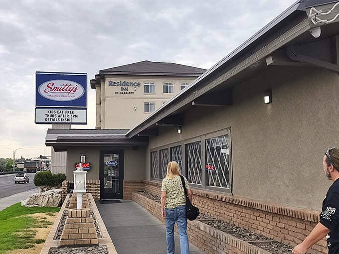 The entrance beckons with promise of comfort food nirvana. That sign might as well say "Abandon diets, all ye who enter here."