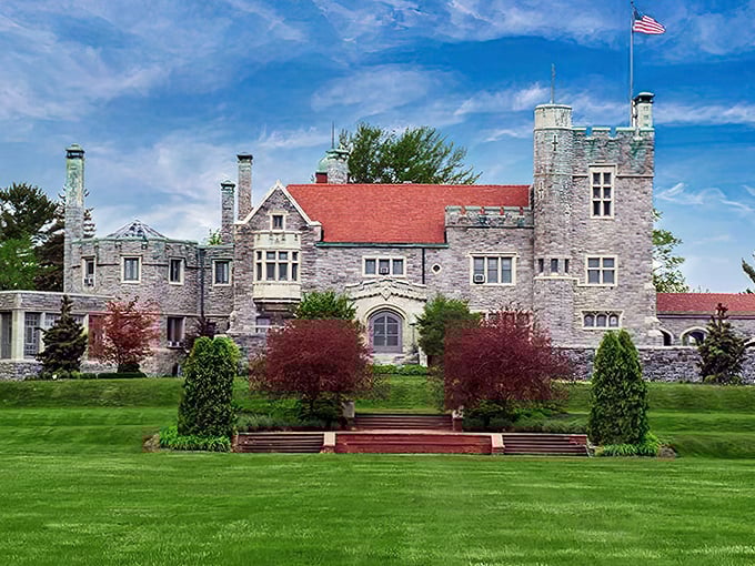 With its limestone walls and striking red roof, Glamorgan Castle looks like it leapt from the pages of a fairy tale—an enchanting European escape right in Alliance, Ohio.