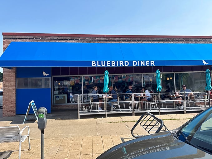 That iconic blue awning isn't just eye-catching—it's a beacon of breakfast hope for hungry Iowans seeking their morning salvation.