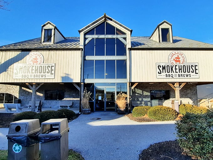 The architectural equivalent of a dinner bell, this barn-like structure promises smoky treasures within. Just try driving past without your stomach growling in anticipation.