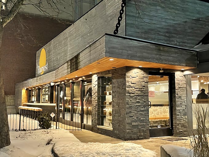 Nighttime at Harvest Pizzeria transforms this Bexley gem into a beacon of culinary promise, with warm lights beckoning hungry travelers from the street.