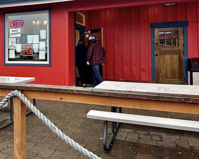 That humble red exterior hides culinary treasures that'll make your taste buds sing with joy.
