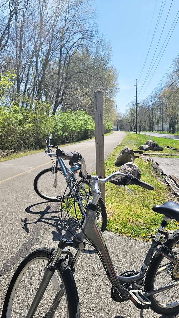 Peru's bike trails offer the perfect excuse to work off that tenderloin sandwich while meandering through Indiana's surprisingly picturesque countryside.