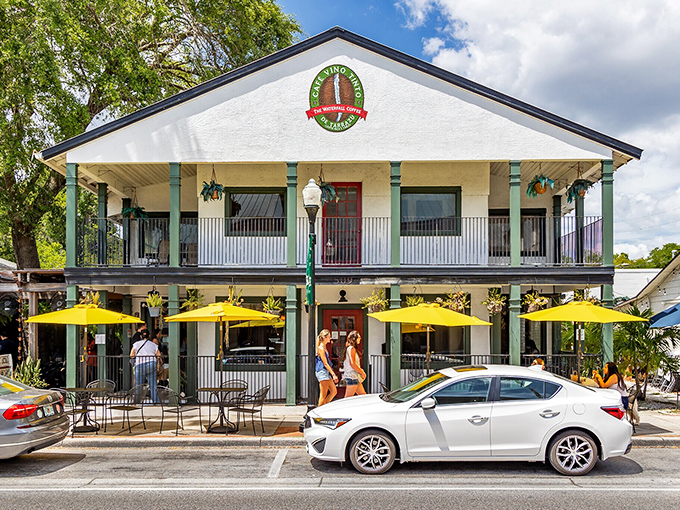 Café Vino Tinto's cheerful yellow umbrellas invite passersby to sit awhile and remember that coffee tastes better when you're not in a hurry.