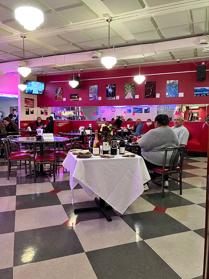 Evening at Joe's transforms the space into a cozy haven where locals gather around white tablecloths and good wine.