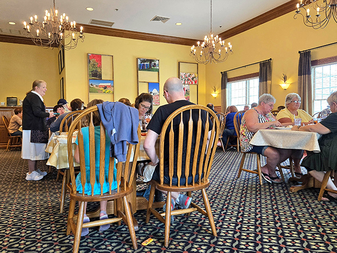 Three generations sharing one table – proof that good food brings everyone together beautifully.