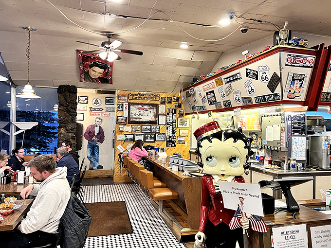 Where memorabilia meets meals – the walls of Goldies tell America's road trip story while you create your own over comfort food.