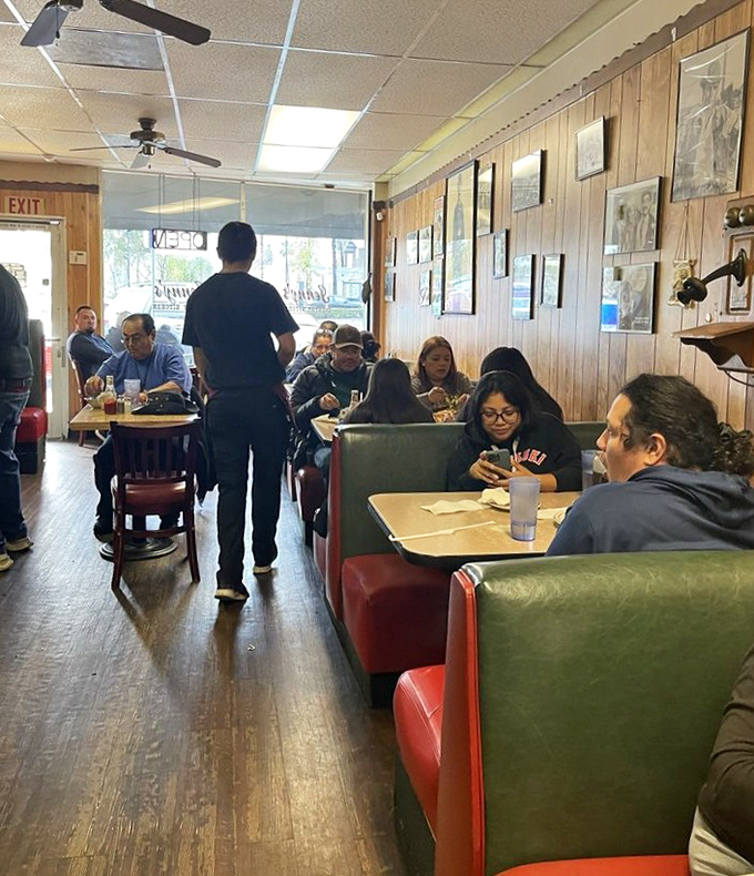 A packed house of happy diners – the universal sign that you've stumbled upon something worth waiting for.