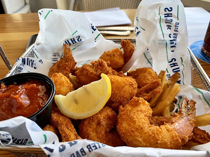 Golden-fried shrimp that would make Forrest Gump weep with joy. Crispy outside, tender inside – the textbook definition of seafood perfection.