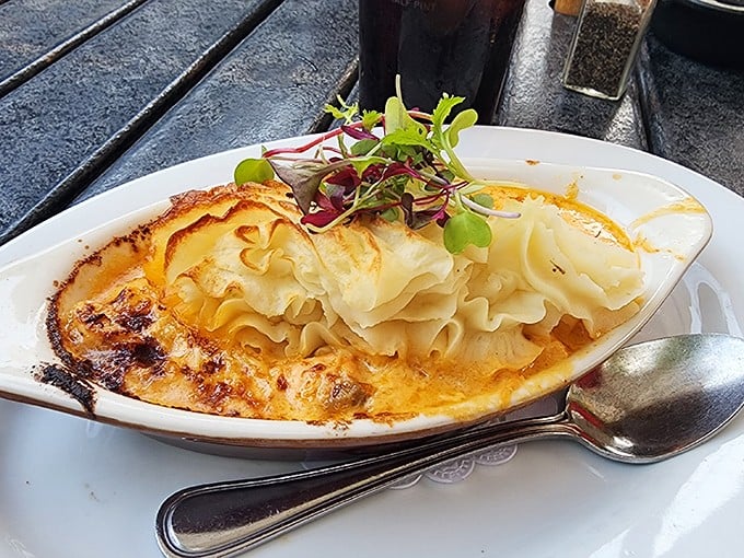 Bubbling cheese, perfectly browned – this shepherd's pie isn't just comfort food, it's a warm hug on a plate that makes Pennsylvania winters bearable.