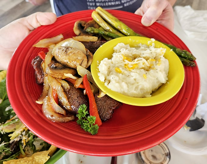 Sirloin tips with mushrooms and those cheese mashed potatoes—comfort food that hugs you from the inside out.