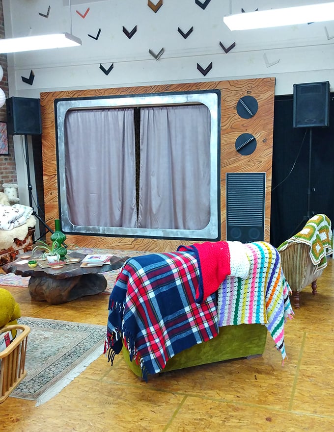 Not just a TV stand—this vintage television-turned-stage setup proves that Tailwaggers thinks outside the box with its displays.