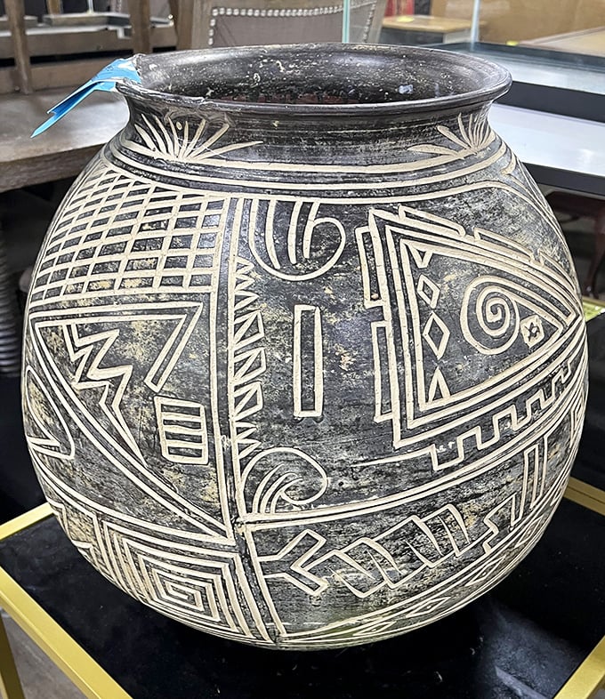 This decorative pot tells stories of distant lands while sitting patiently in Nashville, waiting for someone to give it a new home.