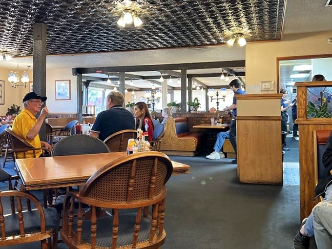 Where Burbank locals and industry folks break bread together. The embossed tin ceiling adds a touch of vintage charm to everyday dining.
