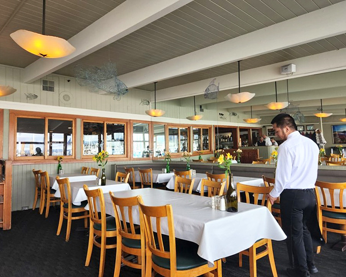 Professional service meets panoramic views – where every table feels like the best seat in the house.