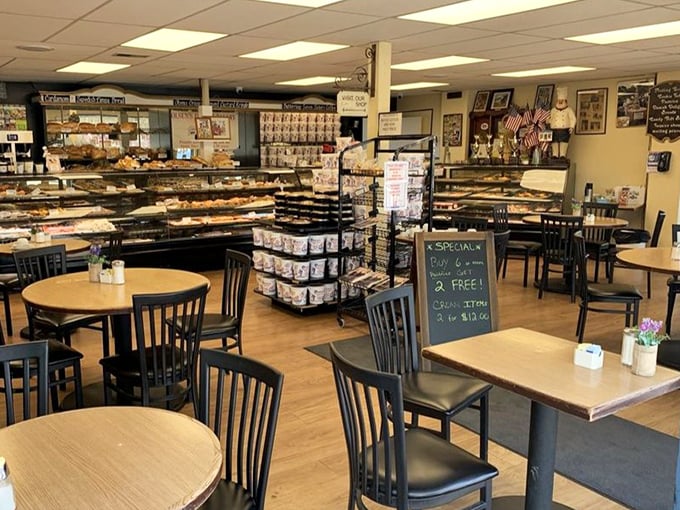 Where display cases meet dining space – the perfect setup for the inevitable "I'll just have one more" moment that happens to everyone.