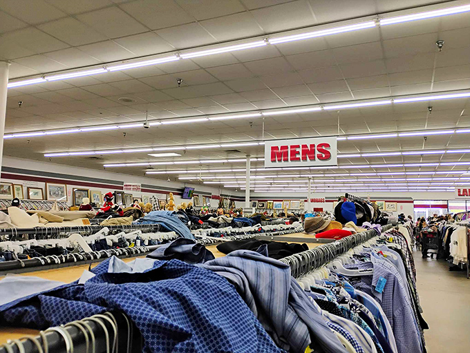 From business casual to weekend warrior – the men's section offers sartorial solutions for every occasion and personality type. 