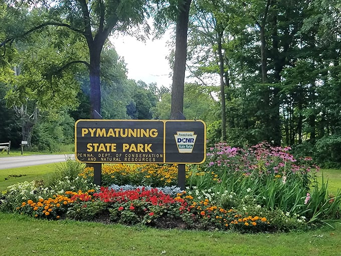 The welcoming sign blooms with flowers that seem to say, "Yes, you've finally escaped your email inbox. Congratulations!"