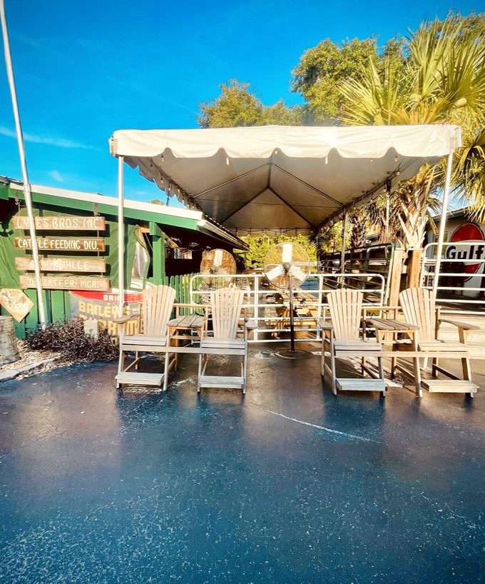 The outdoor waiting area isn't just functional—it's a stage for the daily ritual of anticipation, where the aroma of breakfast builds the suspense.
