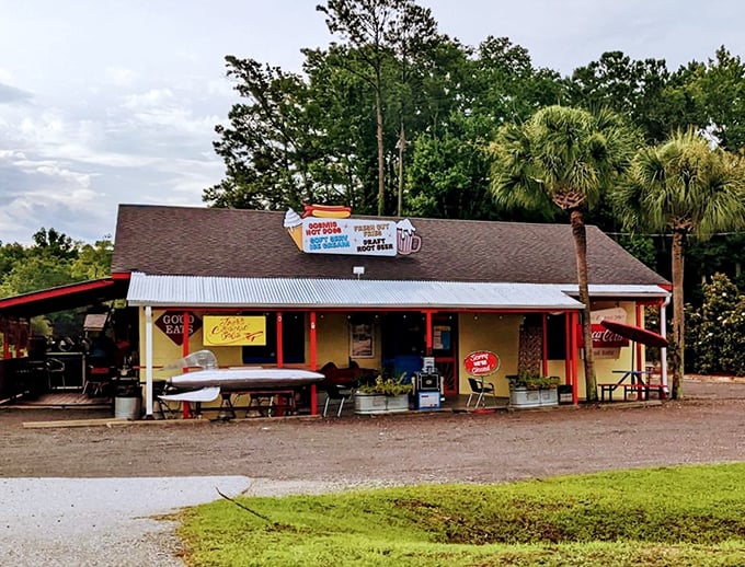 This colorful roadside gem looks like it was designed by someone who truly understands food joy.