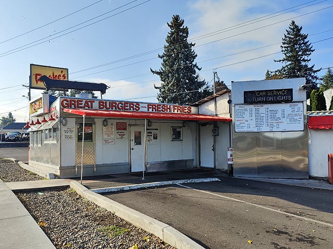 Classic drive-in architecture meets modern appetites, where time-tested recipes create consistently satisfying comfort food experiences.