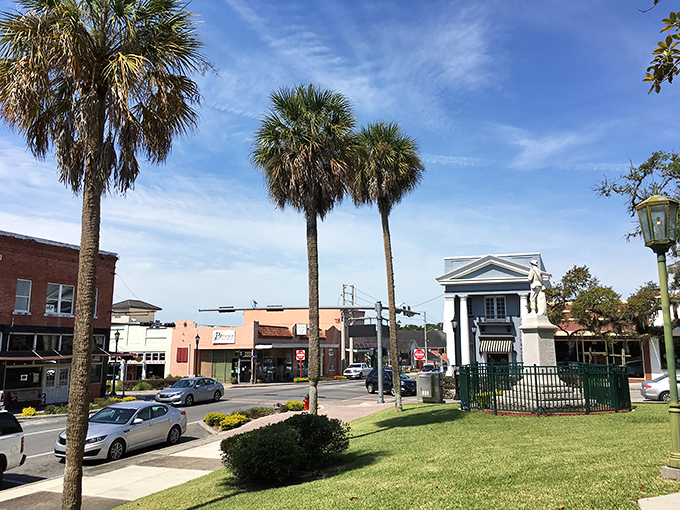Downtown Brooksville rolls out small-town hospitality like a red carpet for your retirement dreams.